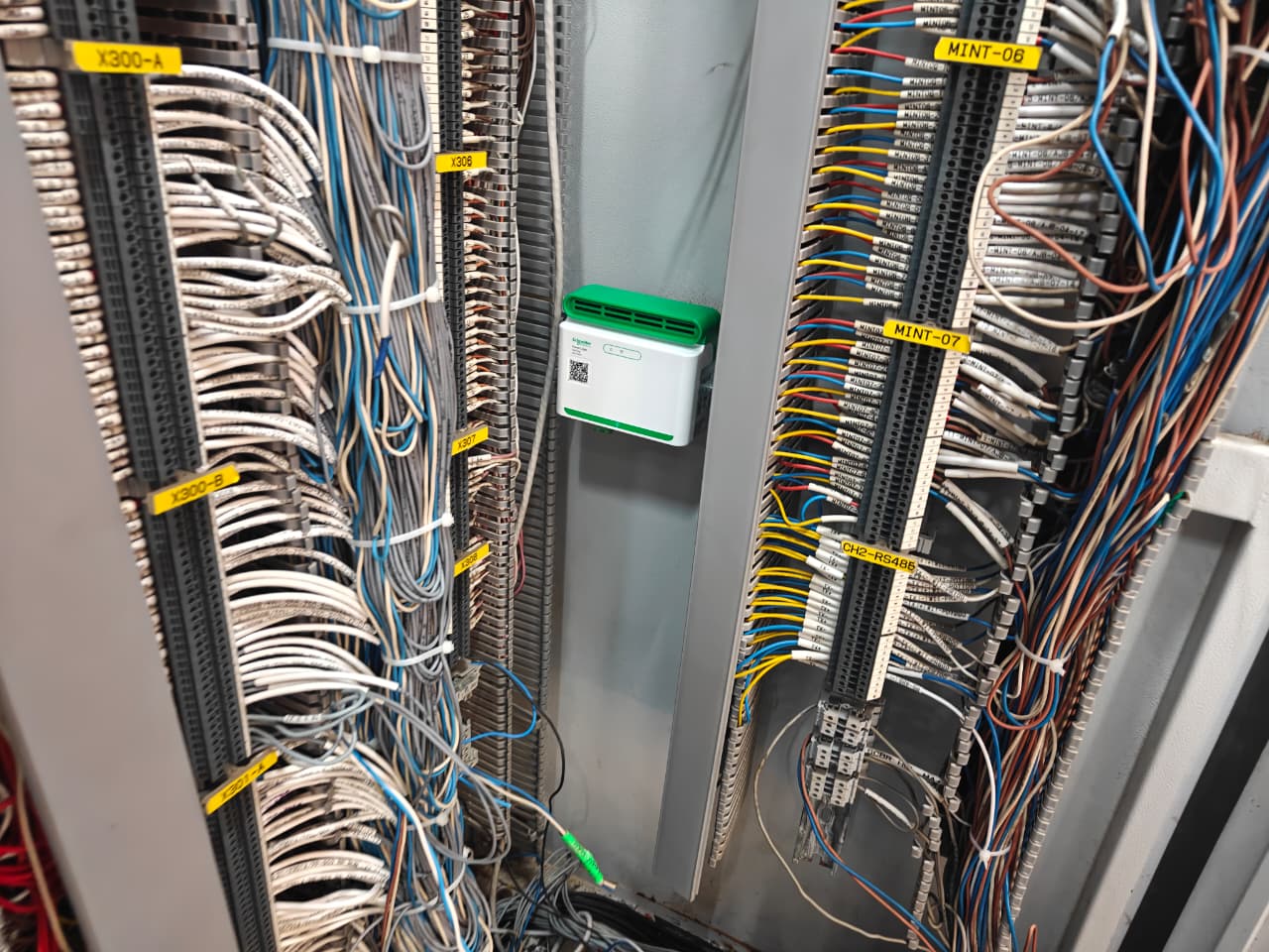 Schneider Heat Tag: Smart Fire Prevention Technology for Electrical ...
