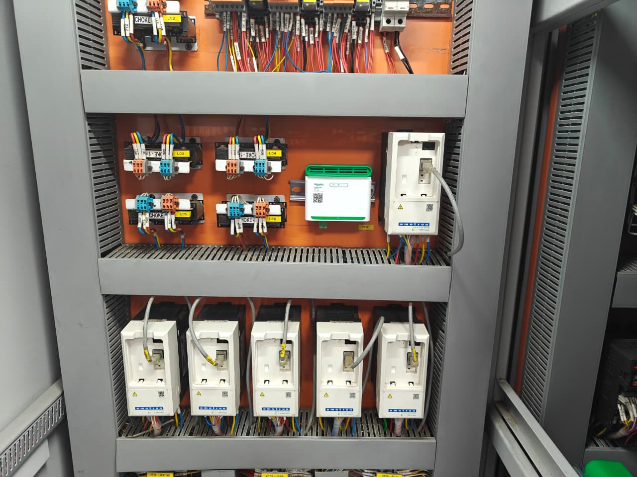 Schneider Heat Tag: Smart Fire Prevention Technology for Electrical ...